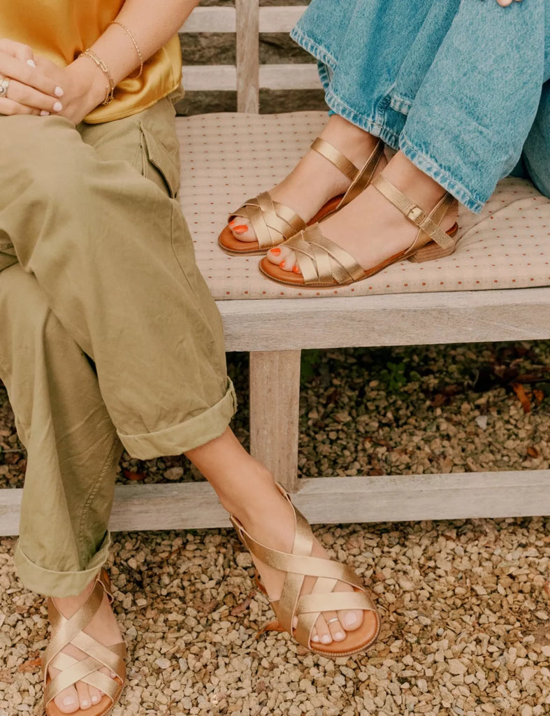 Penelope Chilvers Heeled Shepherdess Sandal in Metallic Gold – shopatanna